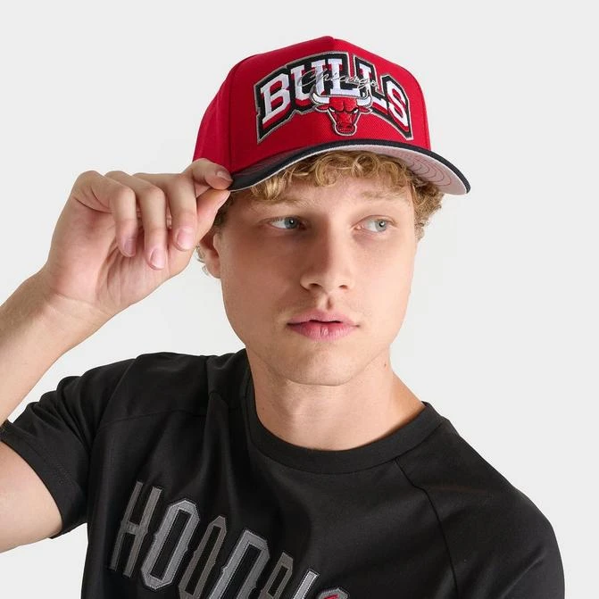 PRO STANDARD Pro Standard Chicago Bulls NBA S-Stacked Pinch Front ...