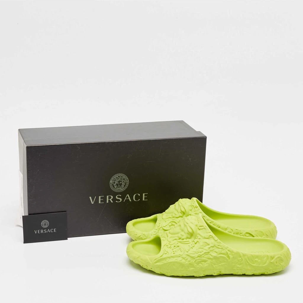 Versace Versace Green Baroque Medusa Embossed Rubber Pool Slides Size ...