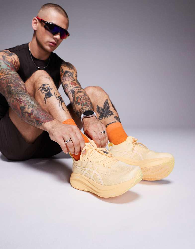 Asics Gel-Nimbus 27 Lite-Show running trainers in lite-show and