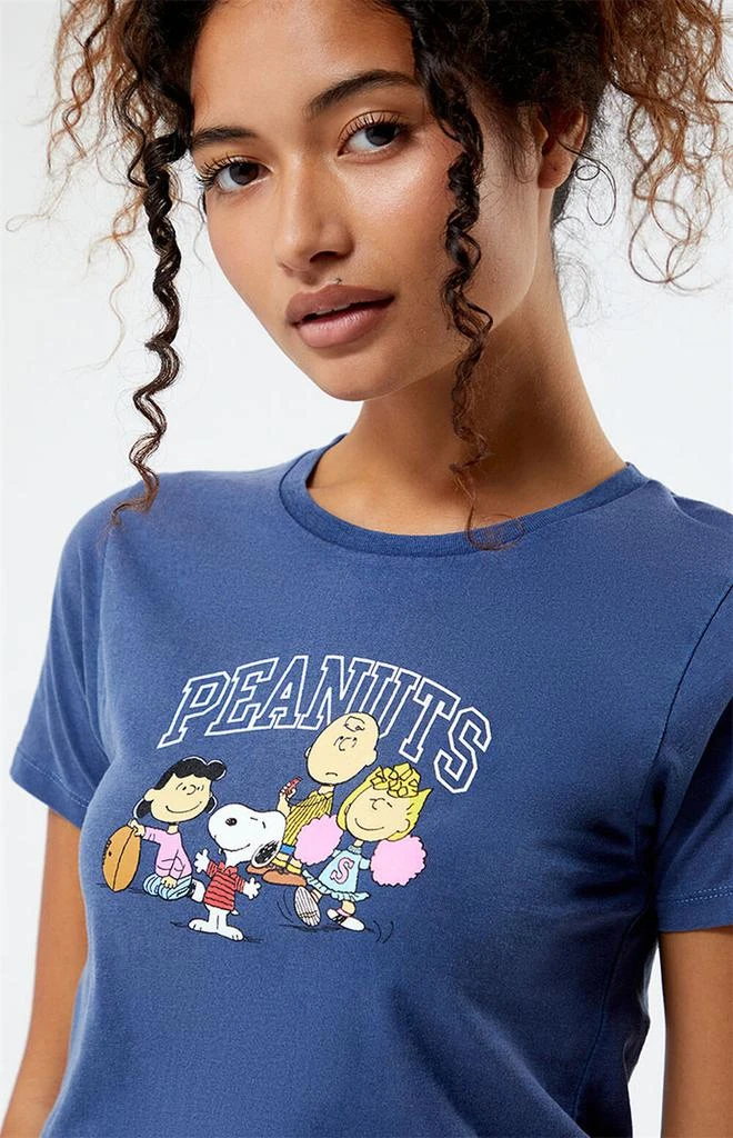 Peanuts Charlie Brown Football Team T-Shirt - T-Shirts - Free Shipping - BeyondStyle